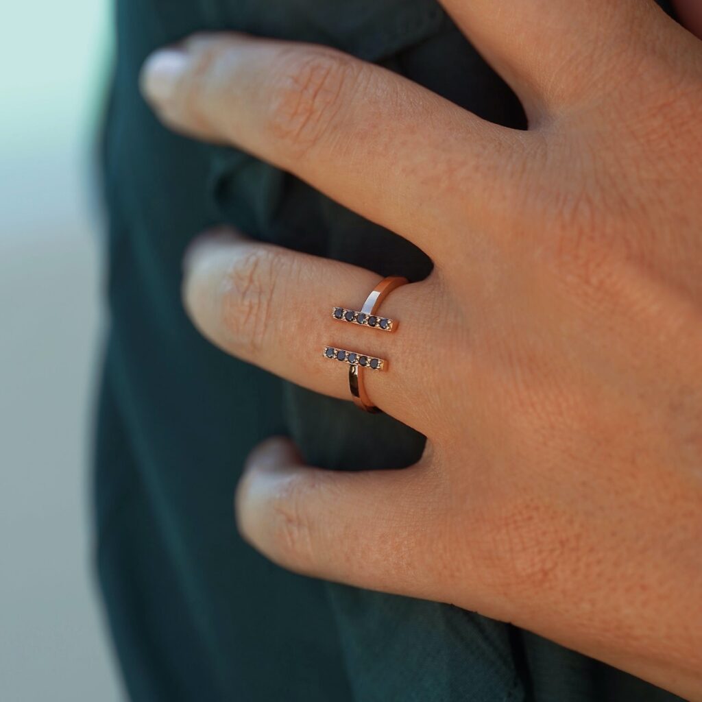 Tandem Ring in pink gold and black diamonds - AUPIHO